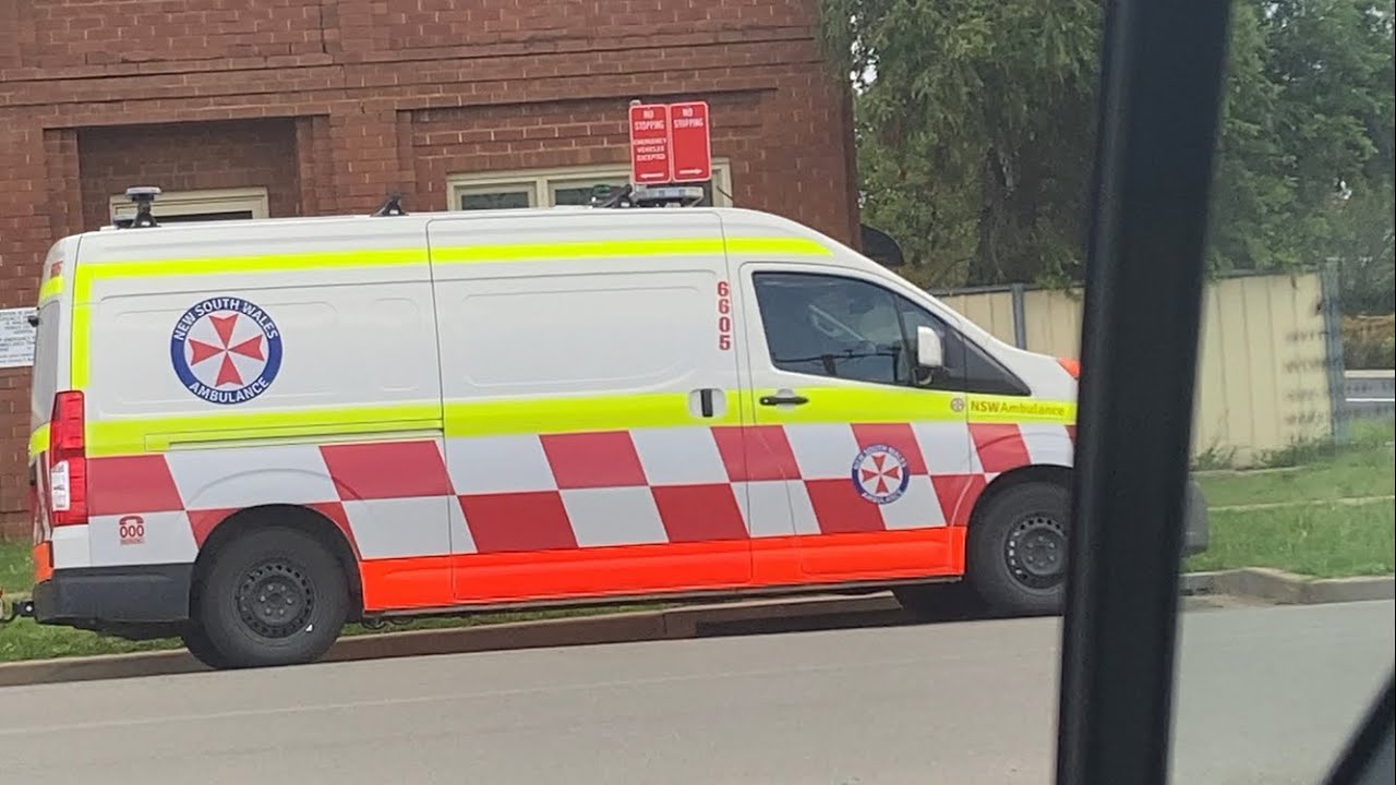NSW Ambulance - Major Incident Support Unit 605 - YouTube