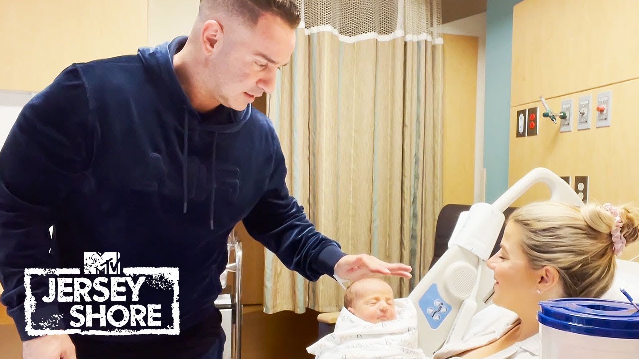 We Have a Baby Situation 👶 Jersey Shore Family Vacation S5 Sneak Peek ...