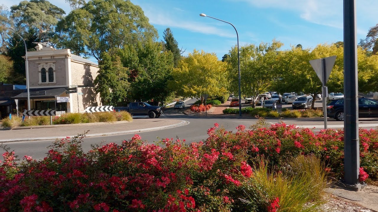 Walking Adelaide Hills - Aldgate in Early Autumn - YouTube