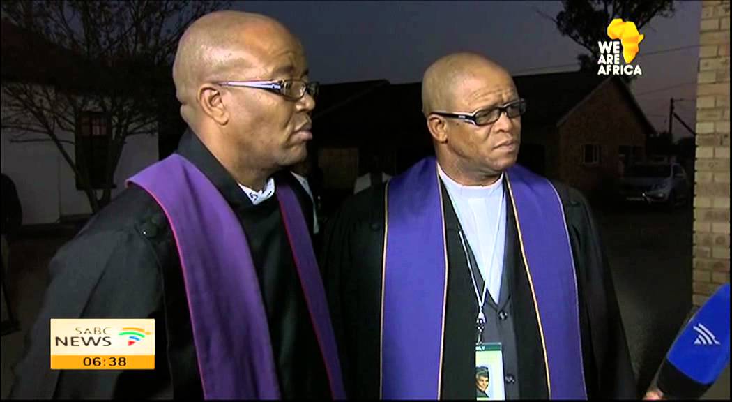 Ayanda speaks to Rev Julius Pudule on Mama Ruth Mompati - YouTube