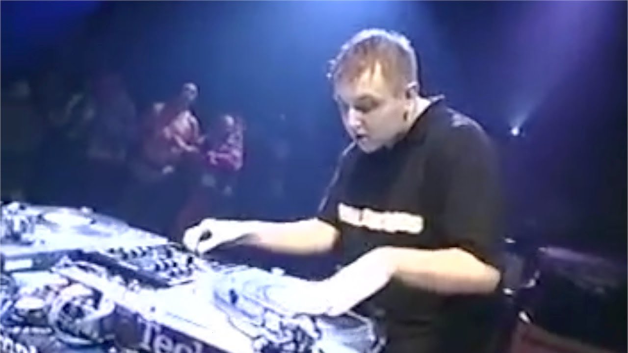 DJ Blakey — 2002 DMC UK Finals - YouTube