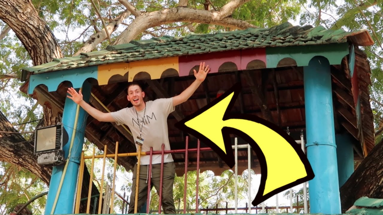 AWESOME TREEHOUSE FORT! - YouTube