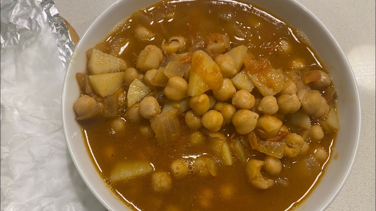 Aaloo sholay ka saalan-chickpea potato curry recipe- eggless vegetarian ...