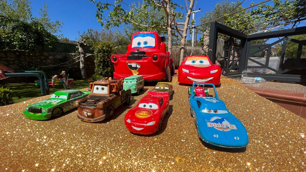 Looking For Lightning McQueen: McQueen, Tow Mater, Dinoco King, Cruz ...