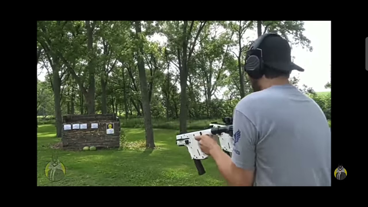 OMG DUAL VECTOR IN REAL LIFE FREE FIRE GUN IN REAL LIFE#alok - YouTube