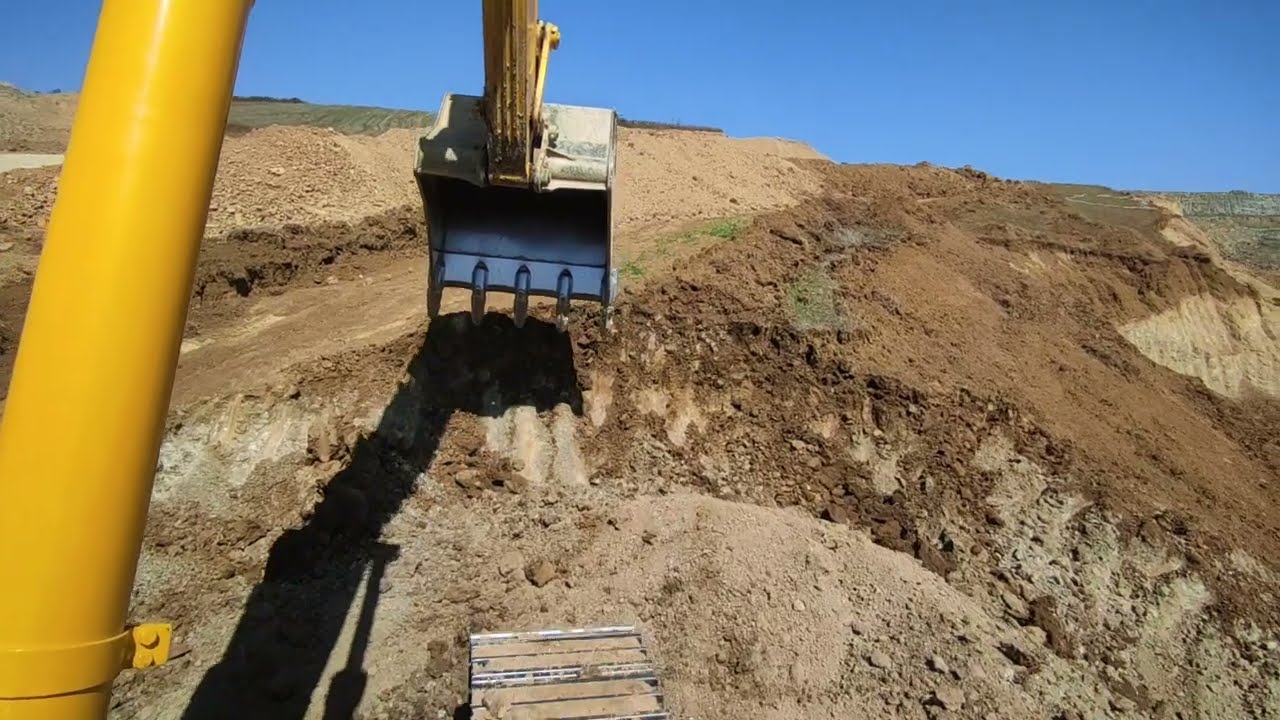 Komatsu PC390 Ekskavatör - YouTube