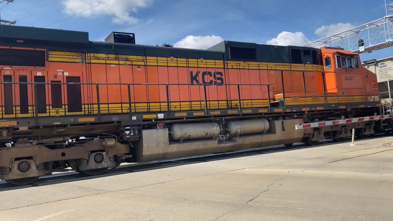 KCS 4441 ex BNSF dash 9 trailing on a train at Franklin Park 8/14/21 - YouTube