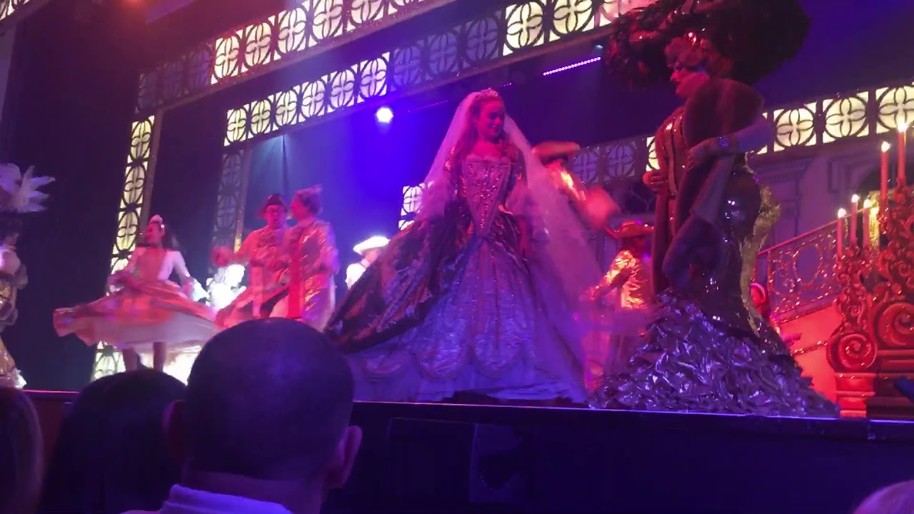 Pantomime 2019 finale dance - YouTube