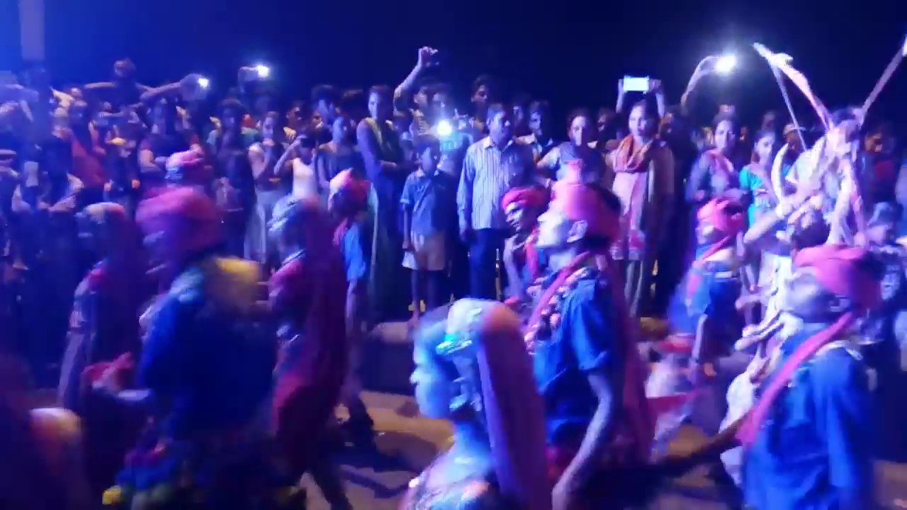 TIMLI DANCE Perform By Adivasi At Baroda,2016 - YouTube