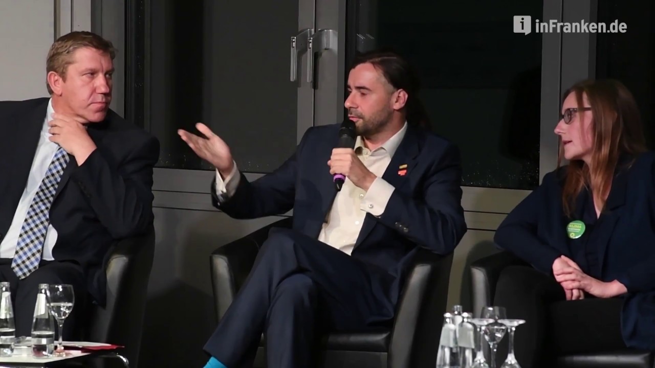 Rhetoriktrainer Michael Ehlers analysiert die Podiumsdiskussion zur ...