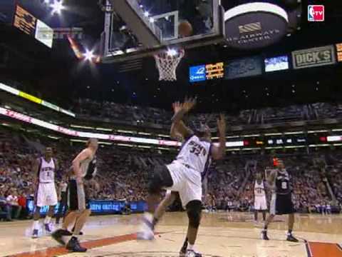 Shaquille O'Neal Throws Down a Monster One-Handed Slam
