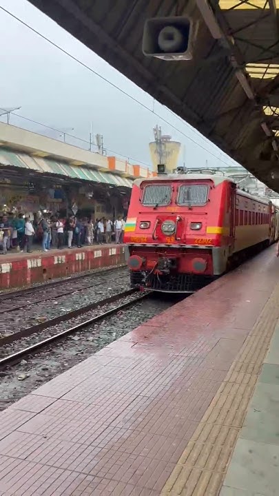funny scenes at railway station 🤣🤣🤣#funny #indianrailways #comedy #train#station#viral - YouTube