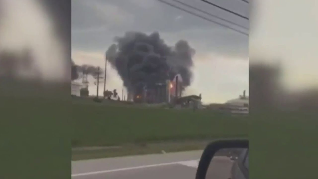 2 people injured in BP refinery fire near Toledo - YouTube