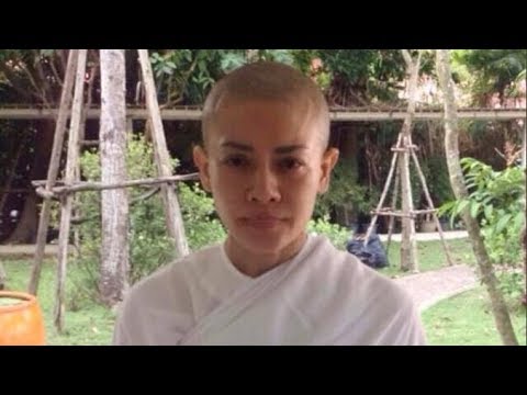 Von Thai-König Rama verstoßen: Seine Ex-Frau Srirasmi Suwadee lebt jetzt kahlrasiert als Nonne