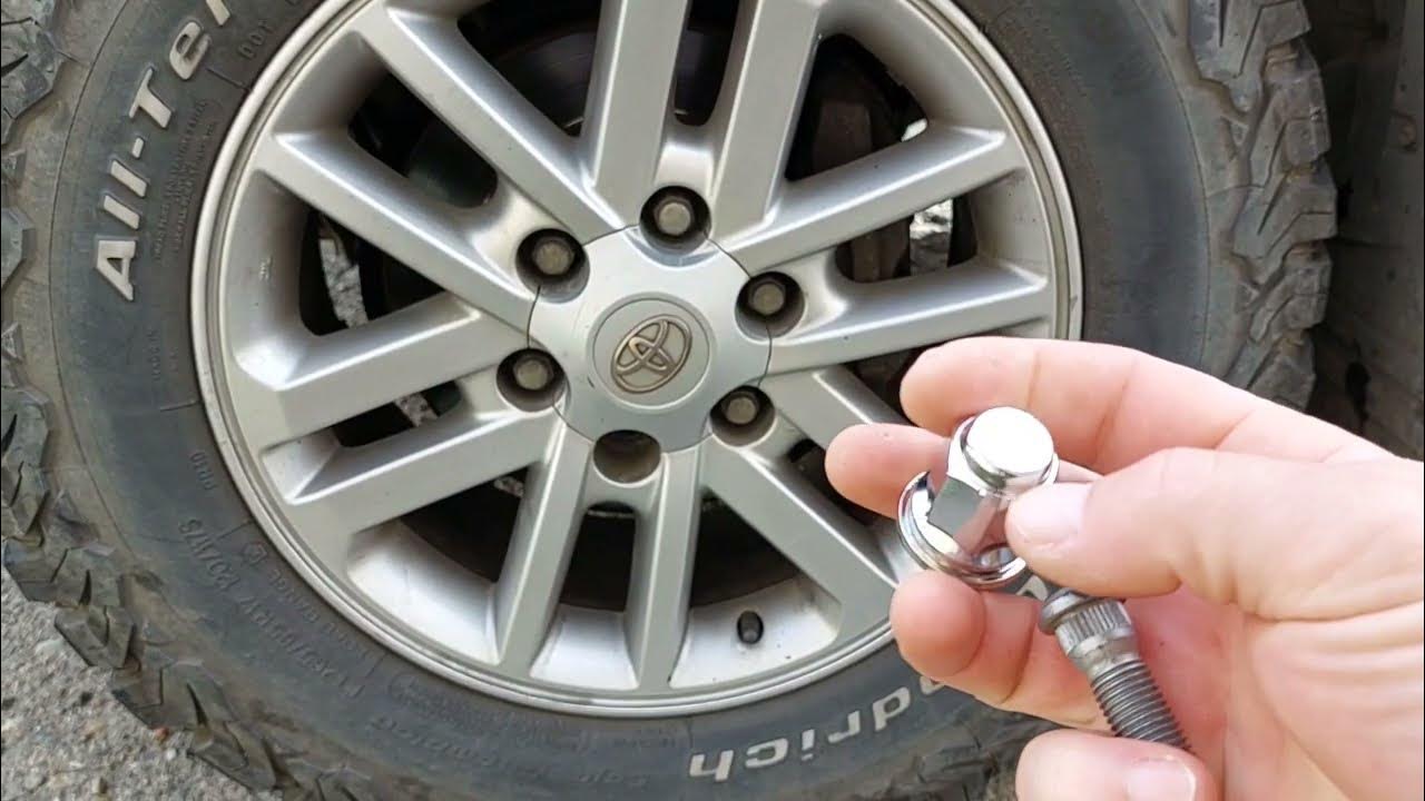 Как заменить колёсную шпильку не снимая колеса, а сделай сам. - YouTube