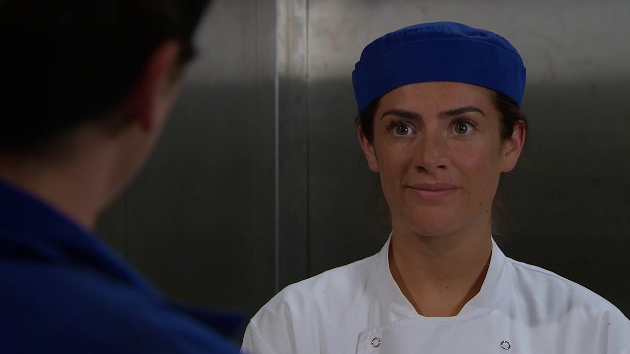 Emmerdale - Matty Tries to Approach Victoria - YouTube