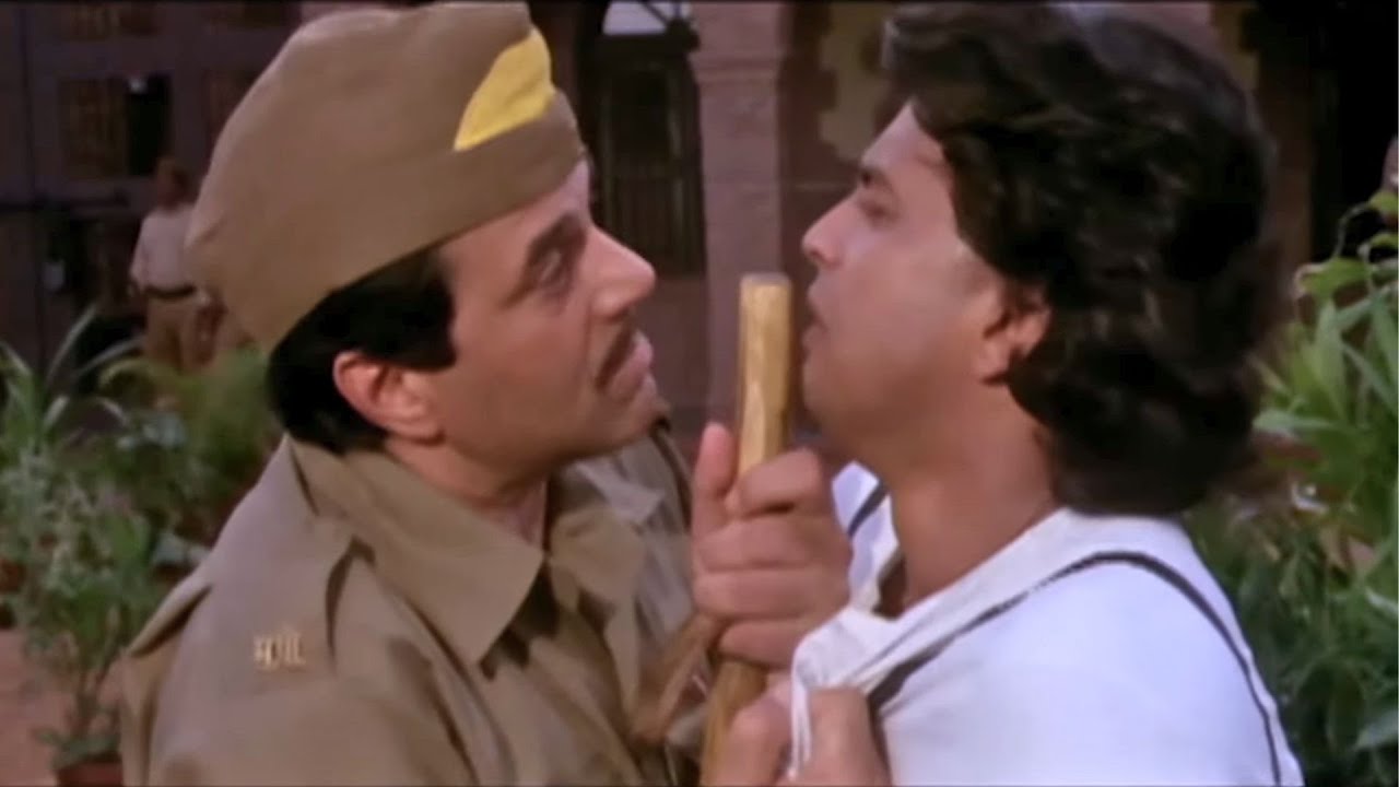 डंडा डालके सारी गर्मी निकल दूंगा - Dharmendra, Mithun Action Scene - Main Balwaan - YouTube