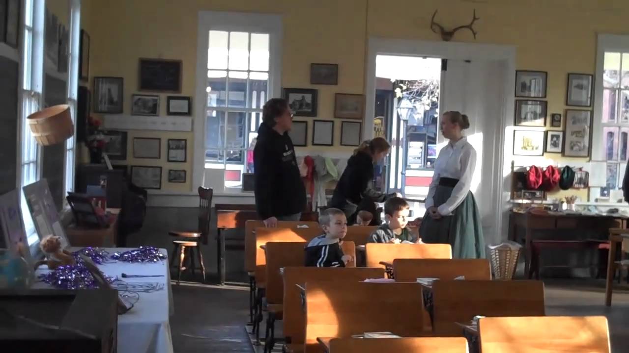 Old Sacramento 1860 School house - YouTube