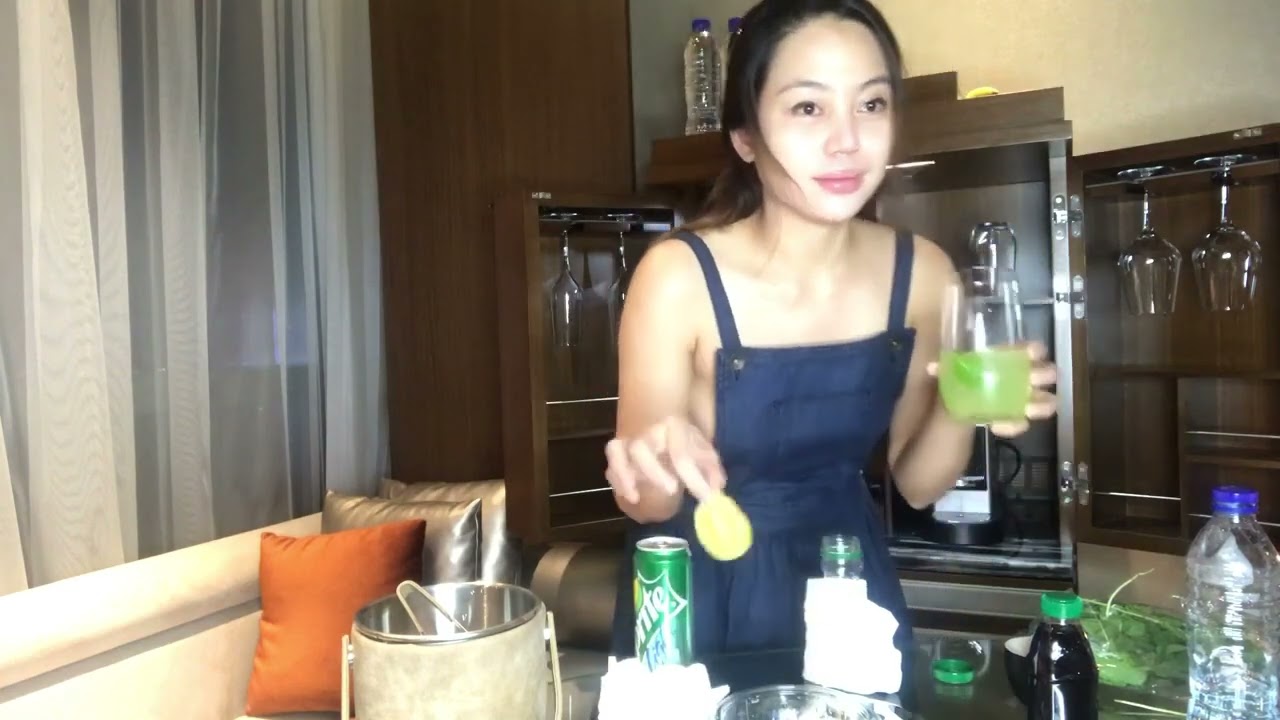 Making mojito on live by kaye Torres - YouTube