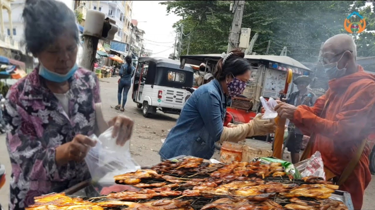 Buy food Monk's offering/ទិញបាយម្ហូបប្រគេនព្រះសង្ឃ - YouTube