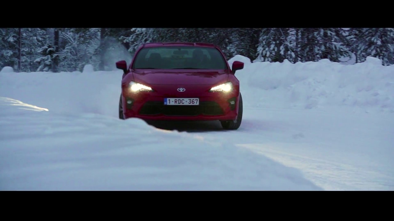 2017 Toyota GT86 "snow driving in Lapland" - AutoWereld - YouTube