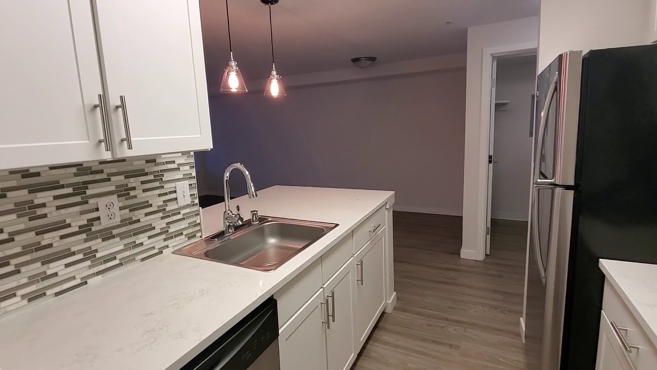 The Summit at Lake Union C205 (1x1h-p2) - YouTube