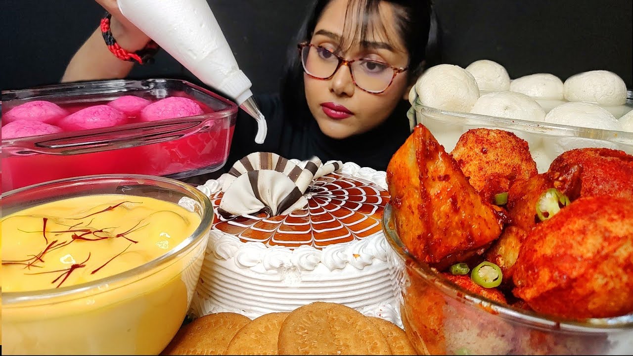 Eating Spicy Sukha Poori, Rasgulla, Rose Rasmalai🌹🌹 Cake | Big Bites ...