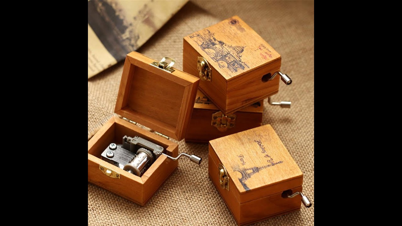 Music Box Winding Up - Sound Effect - YouTube