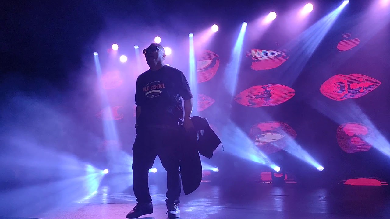 Andrew E • Binibirocha LIVE at the 90s Panahon Ko To Dance Concert ...