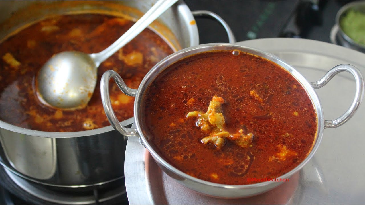 कोल्हापुरी मटण रस्सा | Kolhapuri Mutton Curry | Mutton Rassa - YouTube