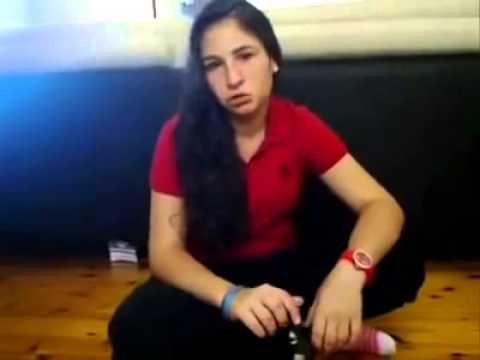 Kiz Kara sevdaya yakalanmis Bakin neler anlatiyor