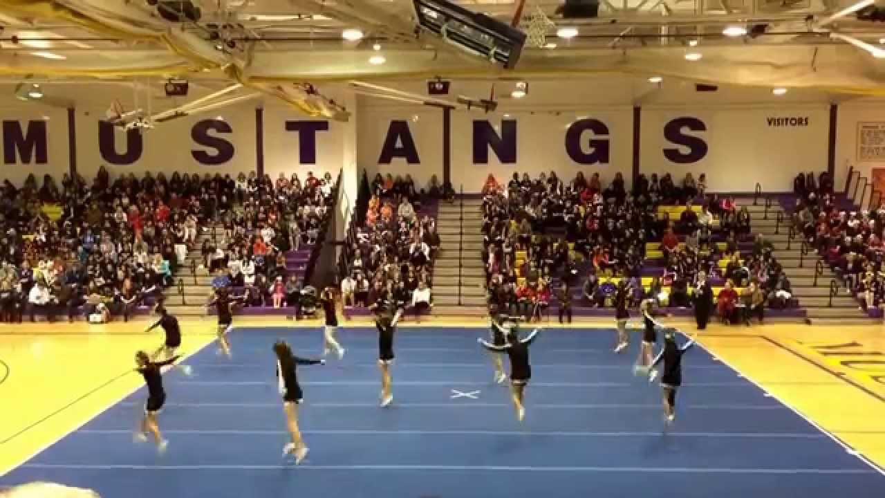 Harvard Varsity Cheer @ Mustang Round-Up 2014 - YouTube