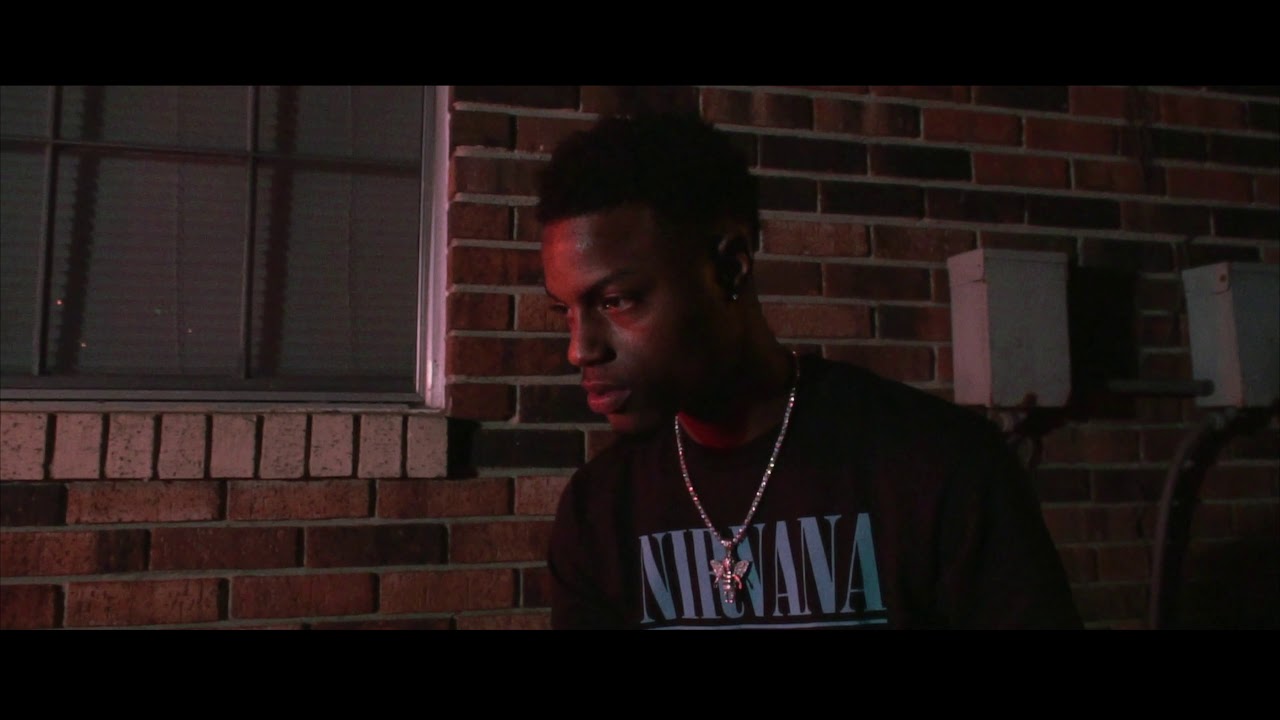 Dee stacks - Cold Streets (MUSIC VIDEO) - YouTube