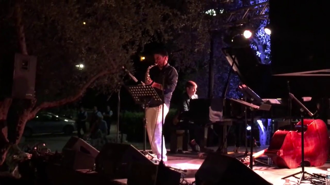 Isfahan (Billy Strayhorn) by Franck Avitabile and Alex Terrier - YouTube