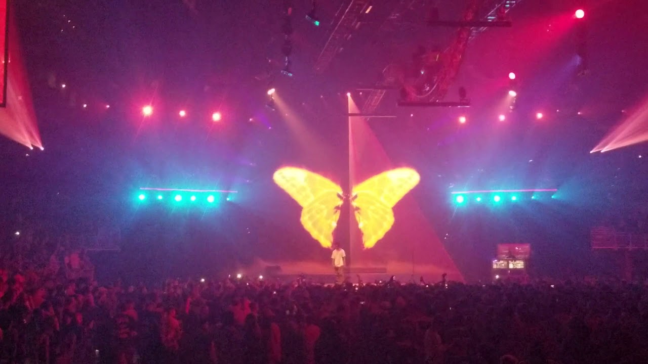 ASTROTHUNDER - TRAVIS SCOTT (LIVE) - YouTube