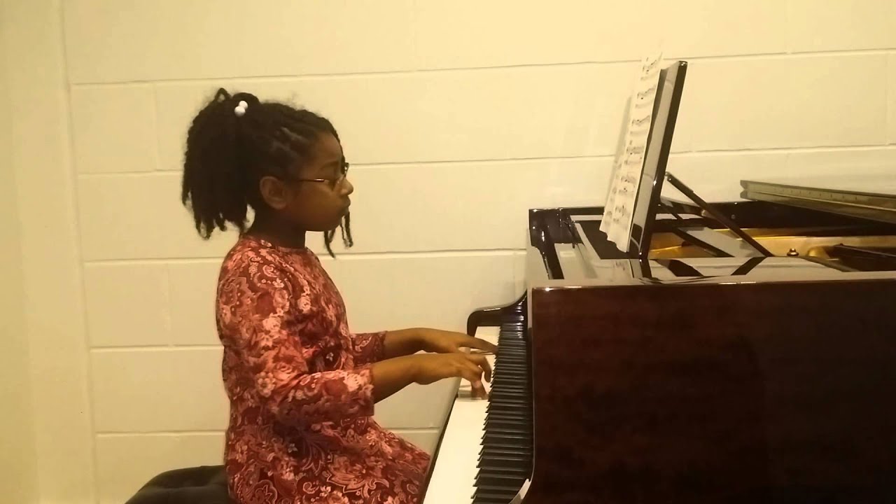 Alanna Crouch (8 y/o) - Bach Prelude No. 5 in D Major - YouTube