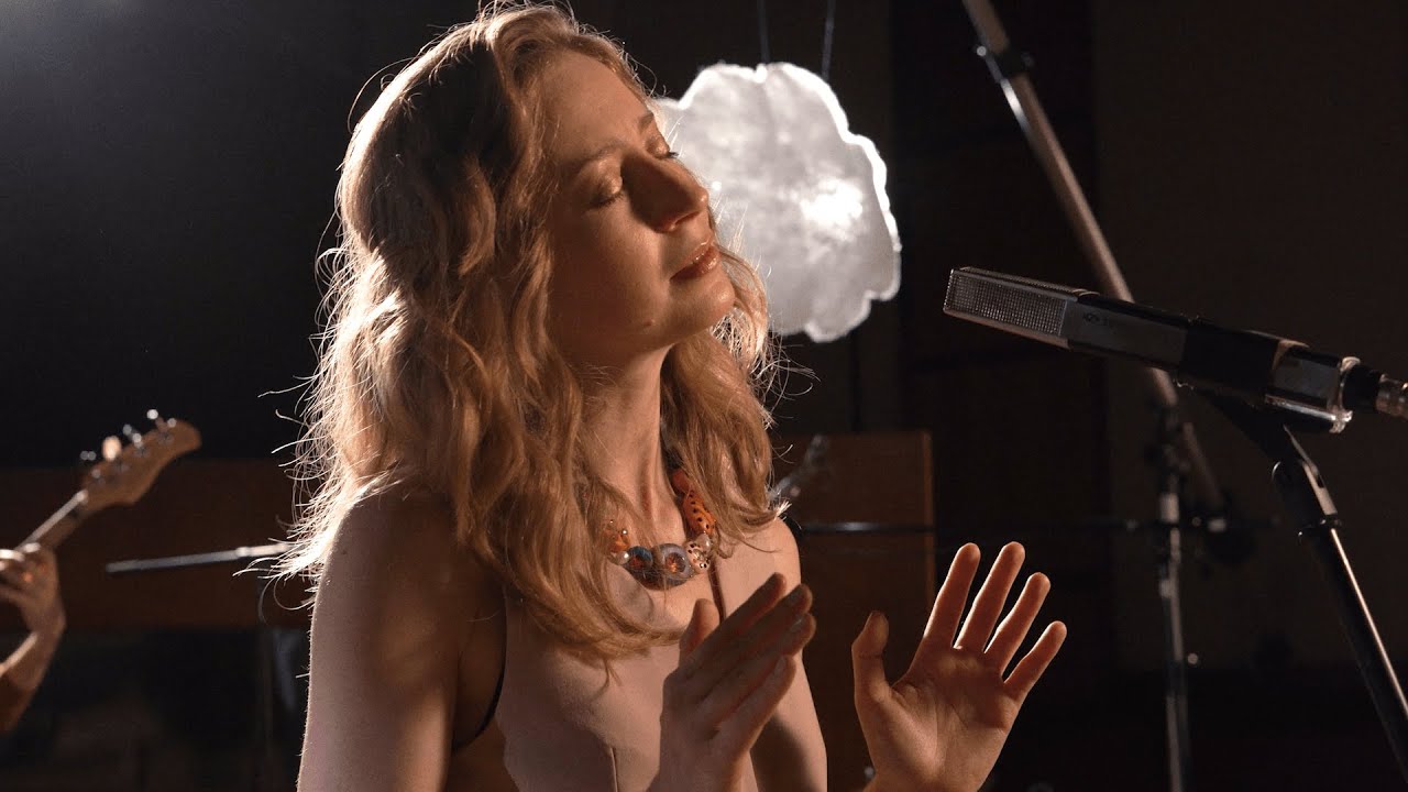 POLI NIKA - Summer's Falling | Live session - YouTube