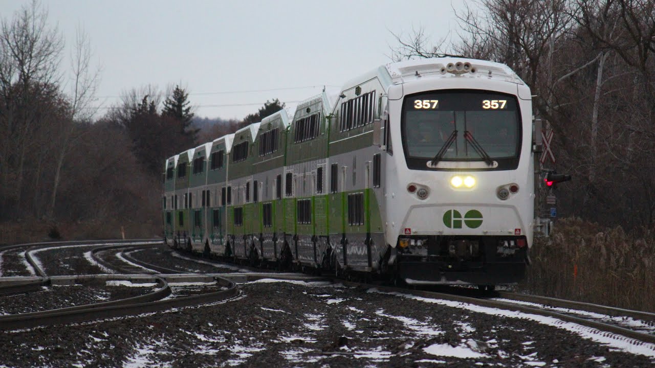 Southbound Go Train with GOT 357 and GOT 600 on the Richmond Hill Line ...