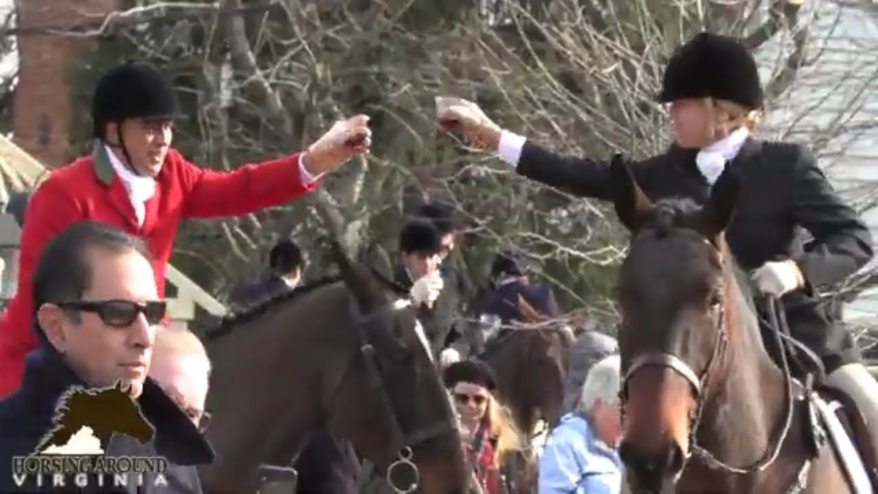 Christmas Parade Middleburg Hunt & Hound Review - YouTube