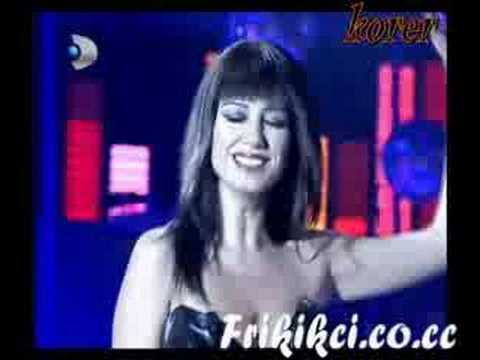 Nadide Sultan Beyaz Showda Mükemmel Bacak Show