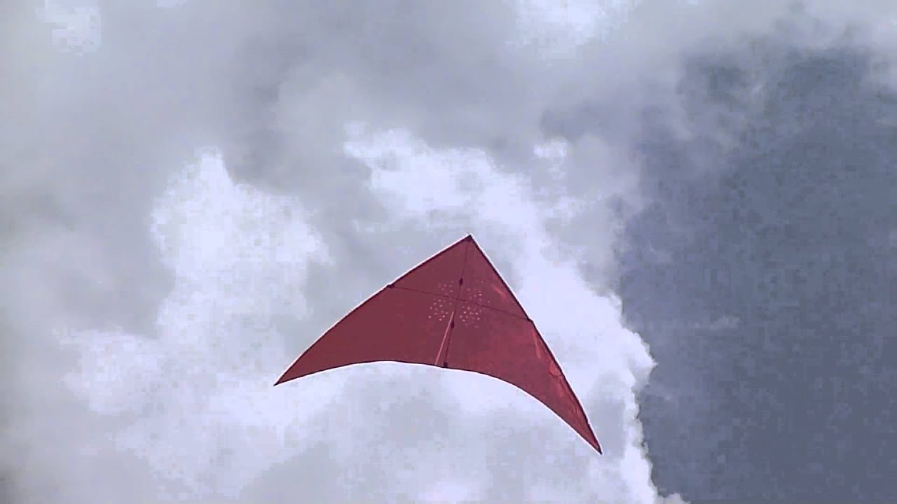 Strawberry Freckles - An Experimental Low Wind Glider Kite - YouTube