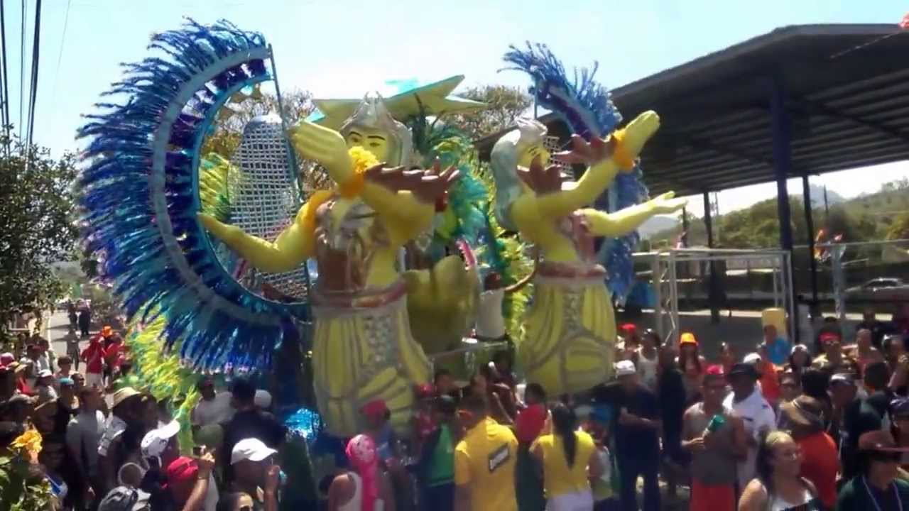 CARNAVAL CAPIRA 2014 SABADO DE CULECO - YouTube