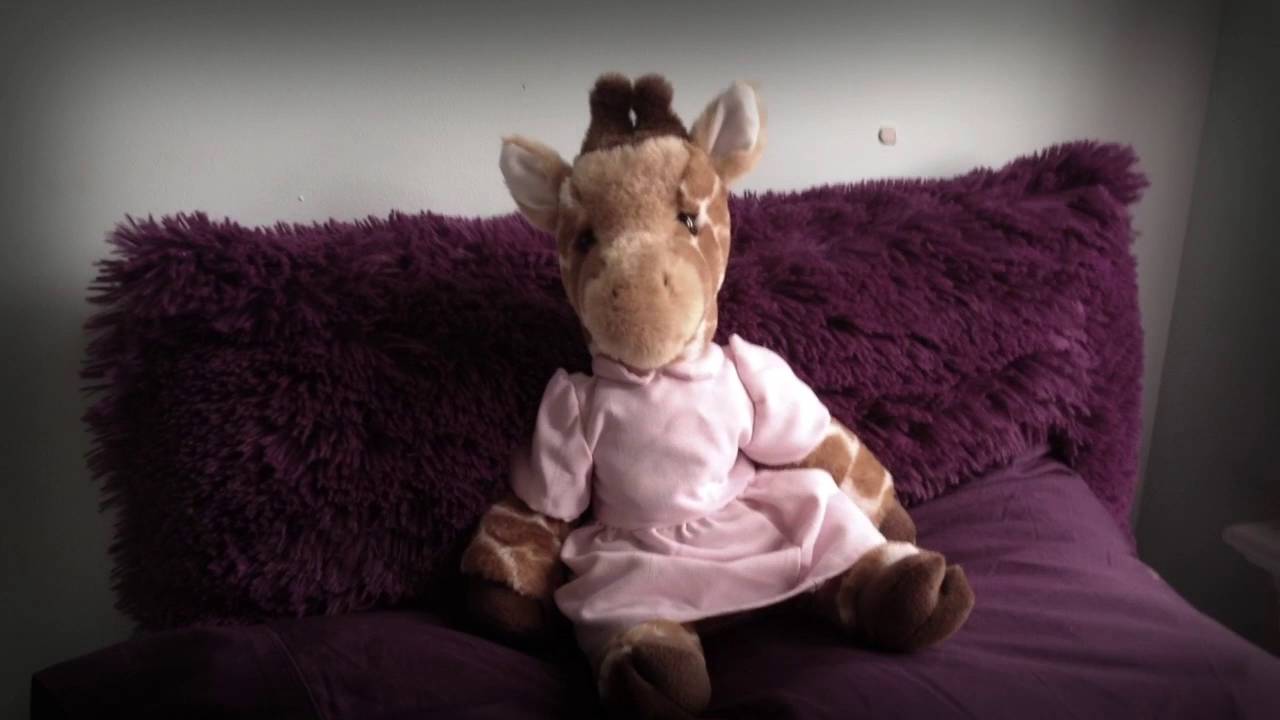 Sassy giraffe 1 song - YouTube