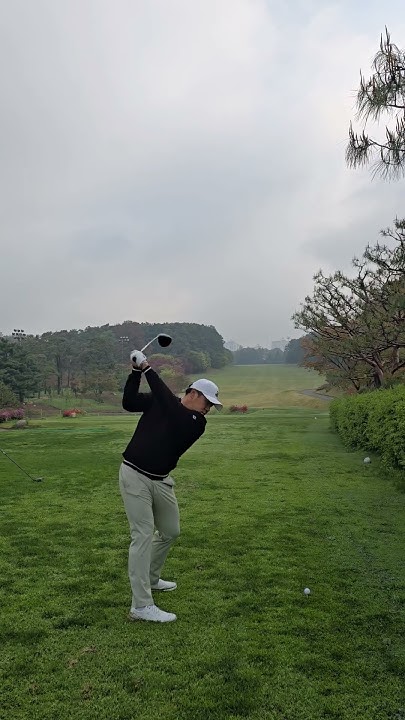 리베라cc 290m파워풀페이드 드라이버샷 #golf#kpga#kpga투어프로#골프스윙#내꿈은장타왕#이유호프로#페인터골프#드라이버샷#드라이버스윙#타이틀리스트#장타#장타스윙 ...