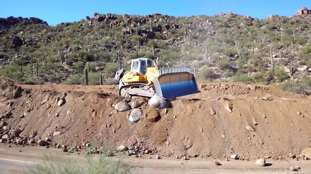 Liebherr PR 764 Litronic Bulldozer - YouTube