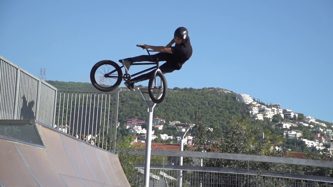 How To LookBack Gutlessbmx - YouTube