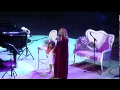 Lara Fabian et Lou sa fille - YouTube