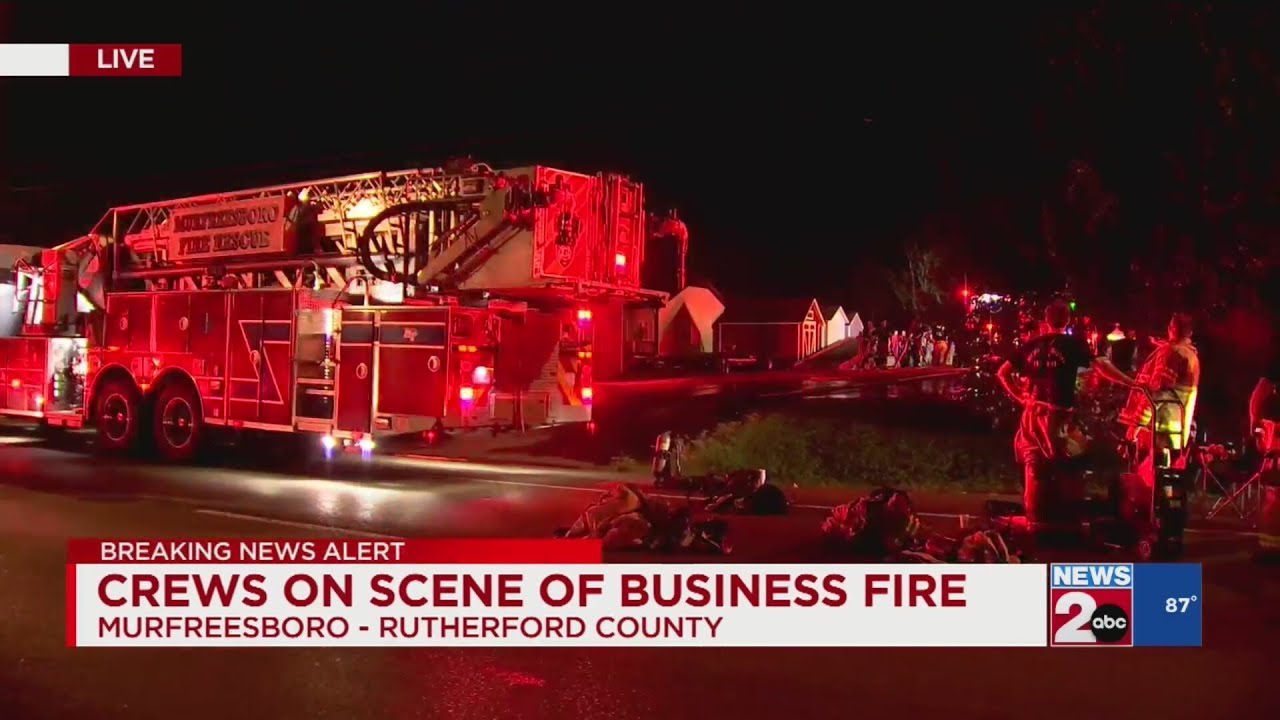 Crews on scene of business fire in Murfreesboro - YouTube