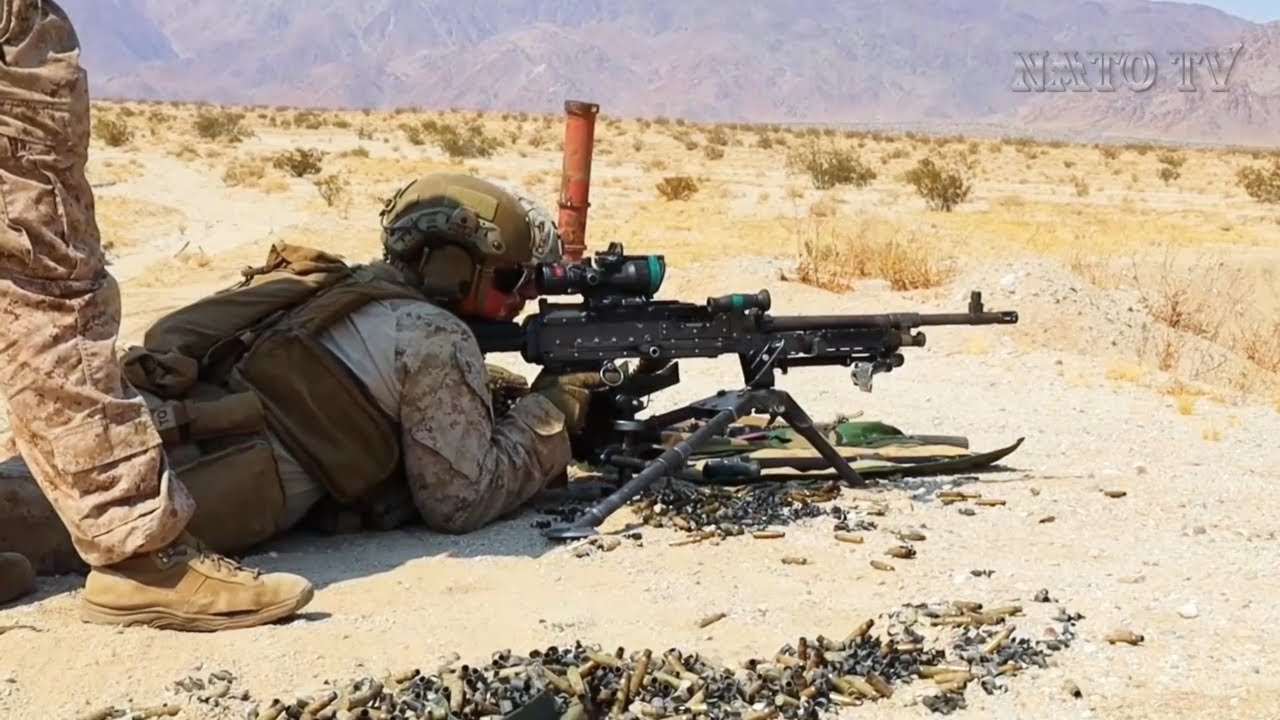 US Marines M240B Shooting Practice at Twentynine Palms - YouTube