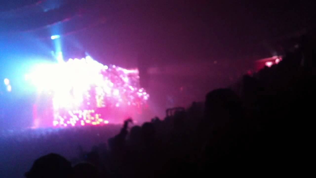 Pretty Lights - new song + All of the Lights remix 12/30/11 at 1st Bank ...